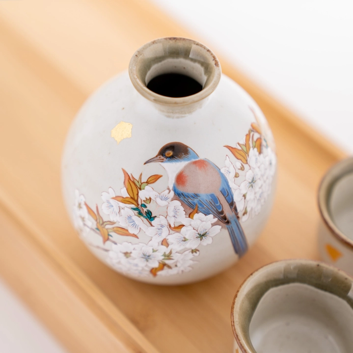 Handmade Kutani Cherry Blossom Bird Sake Gift Set – Hakone Online Gift Shop